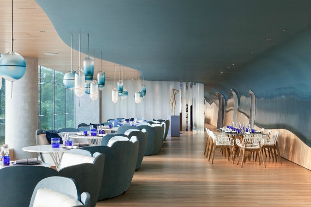 15 Stylish Modern Sofas In Astonishing Restaurant Interiors